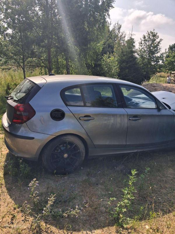 Grey BMW 116 2010 in Kaisiadorys, with an engine capacity of 2.00 L and mileage of 280 thousand km for 900 €, photo 10 on AUTOMOTO.COM.LV