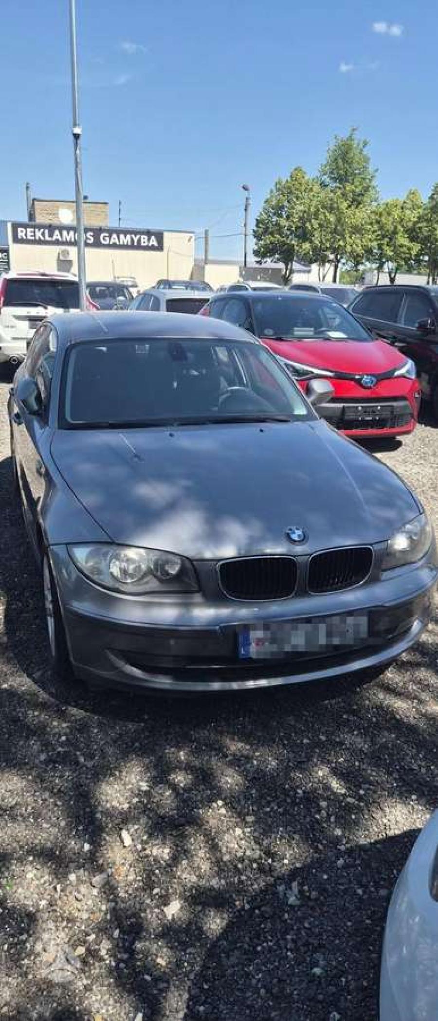 Pelēks BMW 116 2011 Šauļi, ar dzinēja tilpumu 2.00 L un nobraukumu 229 tūkst. km par 4200 €, foto 1 vietnē AUTOMOTO.COM.LV