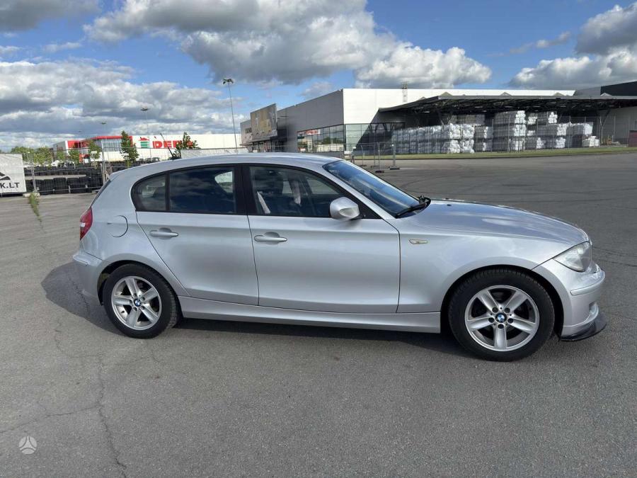 Grey BMW 116 2011 in Vilnius, with an engine capacity of 2.00 L and mileage of 280 thousand km for 4000 €, photo 7 on AUTOMOTO.COM.LV