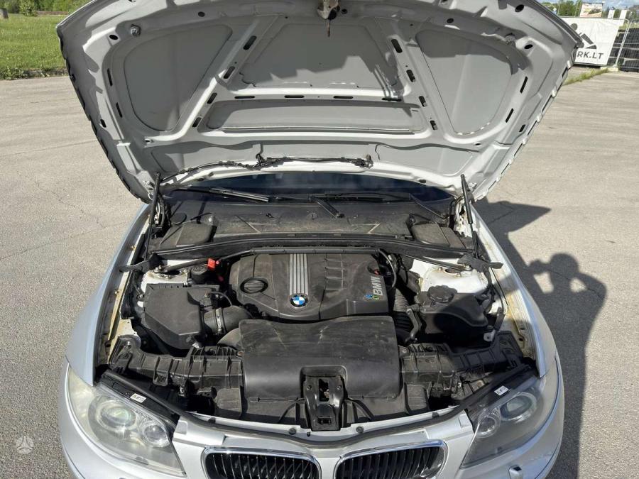 Grey BMW 116 2011 in Vilnius, with an engine capacity of 2.00 L and mileage of 280 thousand km for 4000 €, photo 11 on AUTOMOTO.COM.LV
