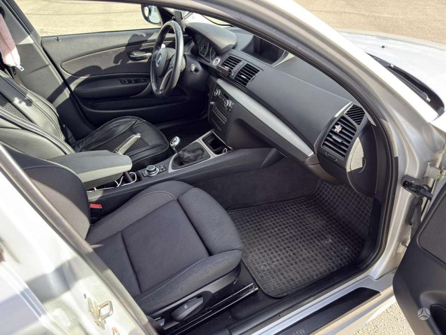 Grey BMW 116 2011 in Vilnius, with an engine capacity of 2.00 L and mileage of 280 thousand km for 4000 €, photo 15 on AUTOMOTO.COM.LV