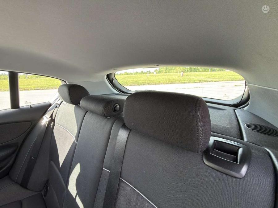 Grey BMW 116 2011 in Vilnius, with an engine capacity of 2.00 L and mileage of 280 thousand km for 4000 €, photo 23 on AUTOMOTO.COM.LV