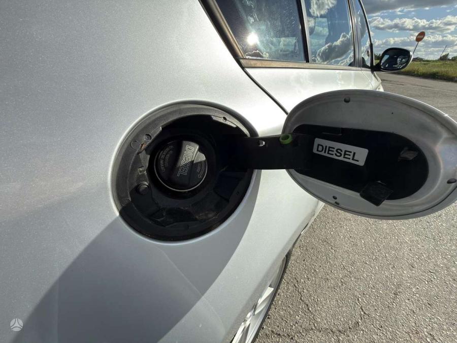 Grey BMW 116 2011 in Vilnius, with an engine capacity of 2.00 L and mileage of 280 thousand km for 4000 €, photo 26 on AUTOMOTO.COM.LV