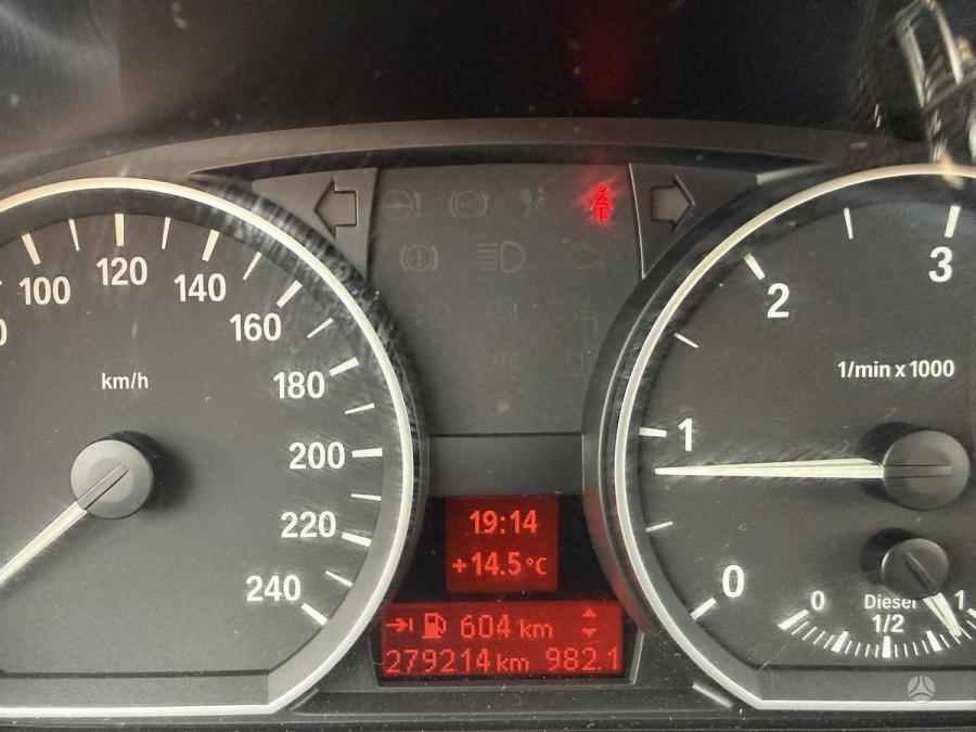 Grey BMW 116 2011 in Vilnius, with an engine capacity of 2.00 L and mileage of 280 thousand km for 4000 €, photo 27 on AUTOMOTO.COM.LV