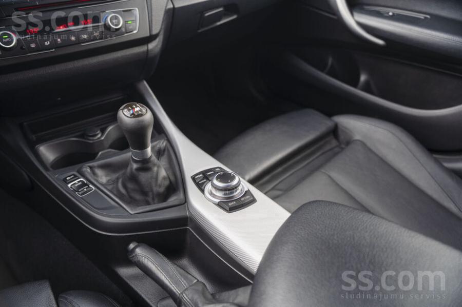 Pelēks BMW 116 2012 Rīga, ar dzinēja tilpumu 1.60 L un nobraukumu 261 tūkst. km par 7990 €, foto 23 vietnē AUTOMOTO.COM.LV
