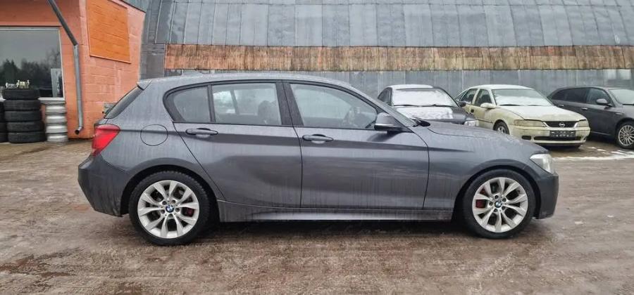 Pelēks BMW 116 2012 Valmiera, ar dzinēja tilpumu 1.60 L un nobraukumu 261 tūkst. km par 7000 €, foto 3 vietnē AUTOMOTO.COM.LV