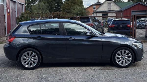 Grey BMW 116 2012 in Ukmerge, with an engine capacity of 1.60 L and mileage of 265 thousand km for 4350 €, photo 8 on AUTOMOTO.COM.LV