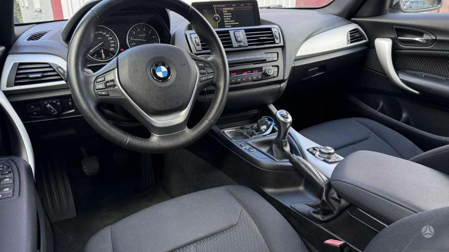 Grey BMW 116 2012 in Ukmerge, with an engine capacity of 1.60 L and mileage of 265 thousand km for 4350 €, photo 16 on AUTOMOTO.COM.LV