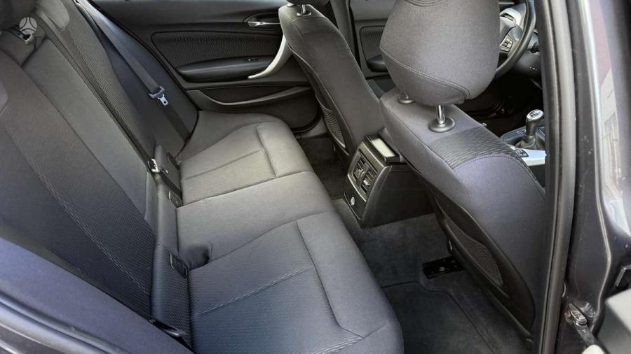 Grey BMW 116 2012 in Ukmerge, with an engine capacity of 1.60 L and mileage of 265 thousand km for 4350 €, photo 18 on AUTOMOTO.COM.LV