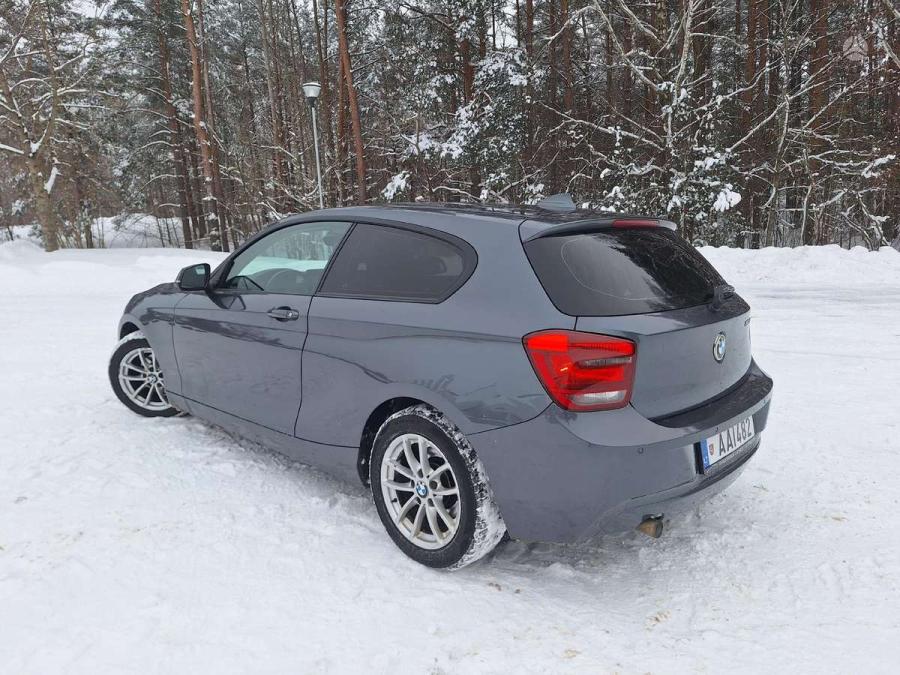 Pelēks BMW 116 2013 Elektrėnai, ar dzinēja tilpumu 1.60 L un nobraukumu 385 tūkst. km par 4690 €, foto 4 vietnē AUTOMOTO.COM.LV