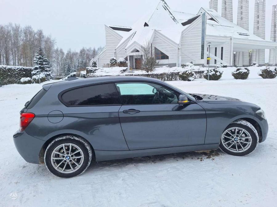 Grey BMW 116 2013 in Elektrenai, with an engine capacity of 2.00 L and mileage of 385 thousand km for 4690 €, photo 7 on AUTOMOTO.COM.LV