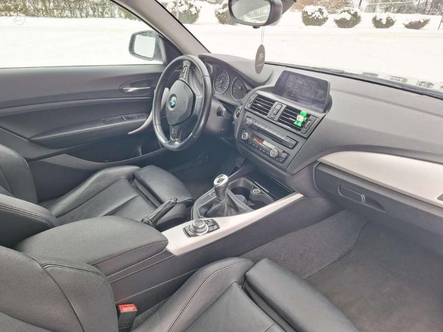 Grey BMW 116 2013 in Elektrenai, with an engine capacity of 2.00 L and mileage of 385 thousand km for 4690 €, photo 21 on AUTOMOTO.COM.LV