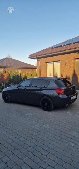 Pelēks BMW 116 2013 Šauļi, ar dzinēja tilpumu 1.60 L un nobraukumu 180 tūkst. km par 5999 €, foto  vietnē AUTOMOTO.COM.LV