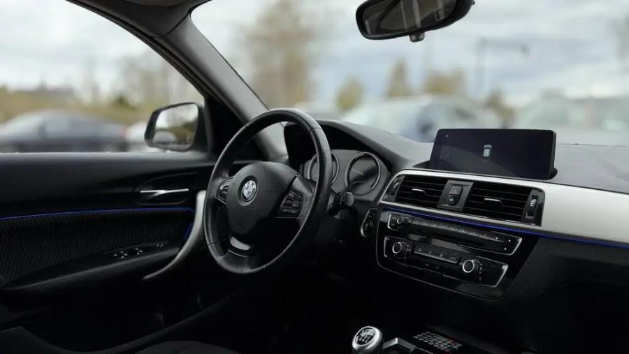 Pelēks BMW 116 2017 Jelgava, ar dzinēja tilpumu 1.50 L un nobraukumu 182 tūkst. km par 9990 €, foto 12 vietnē AUTOMOTO.COM.LV