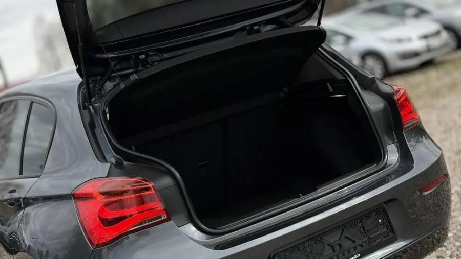 Pelēks BMW 116 2017 Jelgava, ar dzinēja tilpumu 1.50 L un nobraukumu 182 tūkst. km par 9990 €, foto 32 vietnē AUTOMOTO.COM.LV