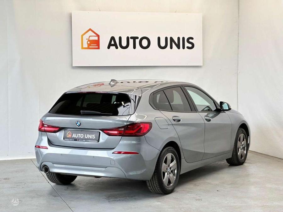Grey BMW 116 2022 in Vilnius, with an engine capacity of 1.50 L and mileage of 178 thousand km for 17061 €, photo 4 on AUTOMOTO.COM.LV