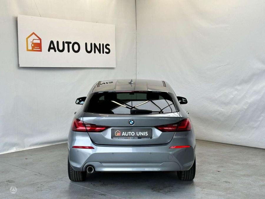 Grey BMW 116 2022 in Vilnius, with an engine capacity of 1.50 L and mileage of 178 thousand km for 17061 €, photo 5 on AUTOMOTO.COM.LV