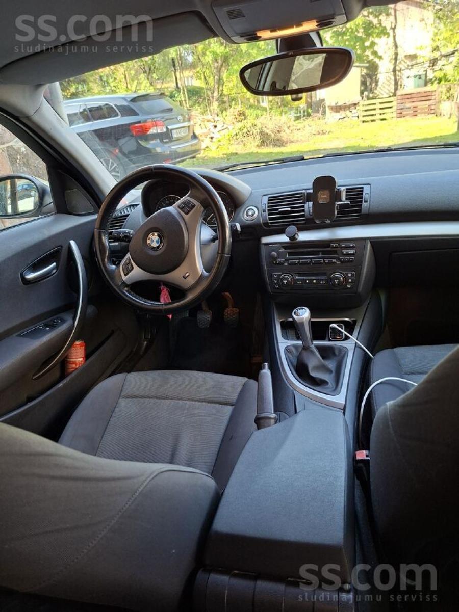 Grey BMW 116 2006 in Liepaja, with an engine capacity of 1.60 L and mileage of 191 thousand km for 3500 €, photo 6 on AUTOMOTO.COM.LV