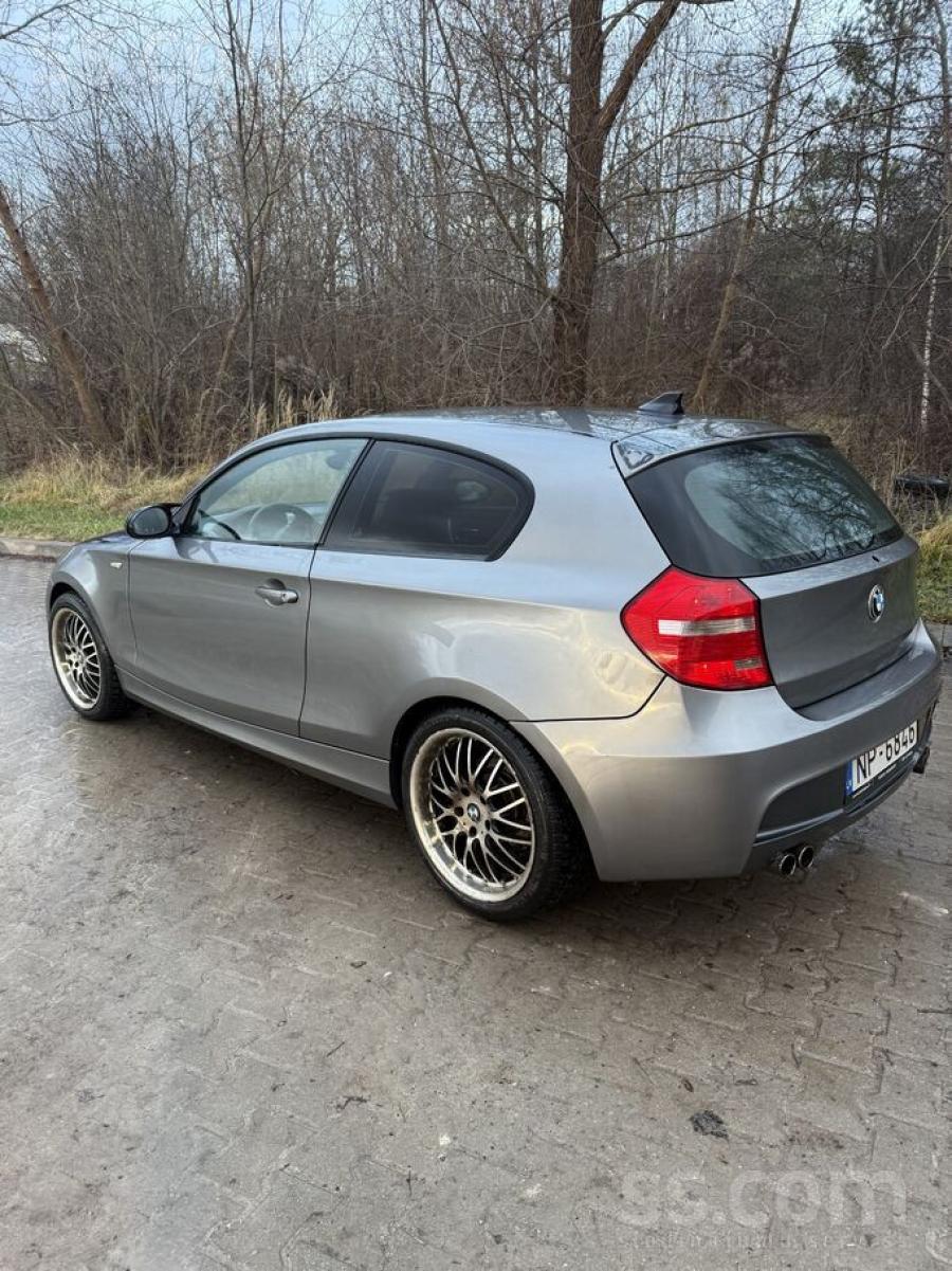 BMW 116 2009 in Riga, with an engine capacity of 2.00 L and mileage of 280 thousand km for 2200 €, photo 4 on AUTOMOTO.COM.LV