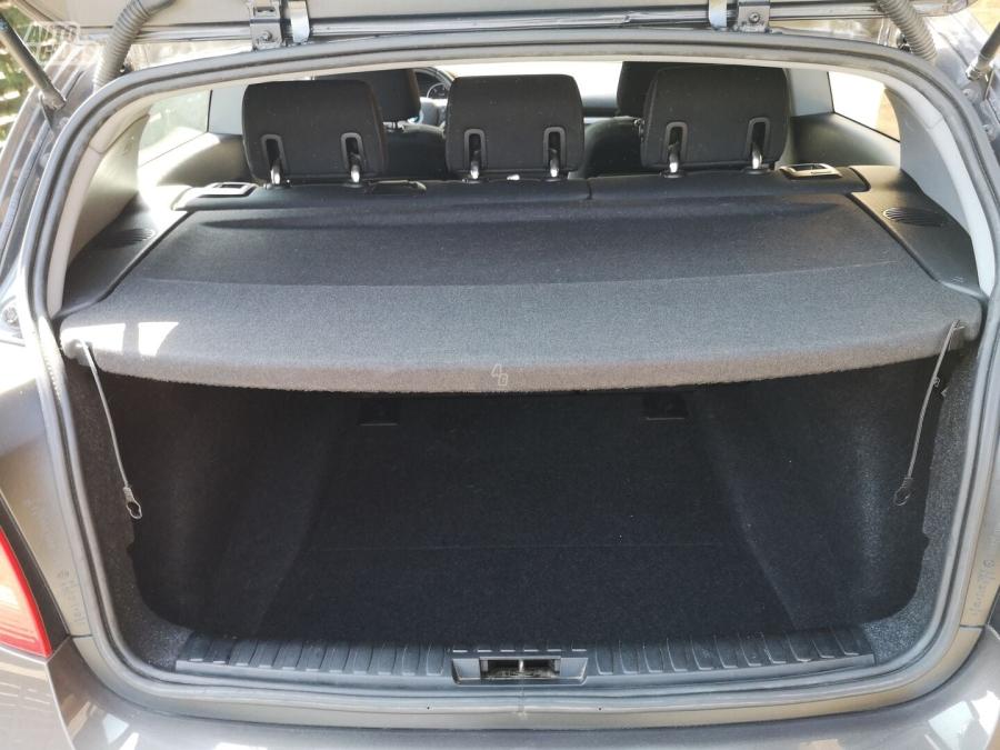 BMW 116 2009 in Kaunas, with an engine capacity of 2.00 L and mileage of 276 thousand km for 2950 €, photo 10 on AUTOMOTO.COM.LV