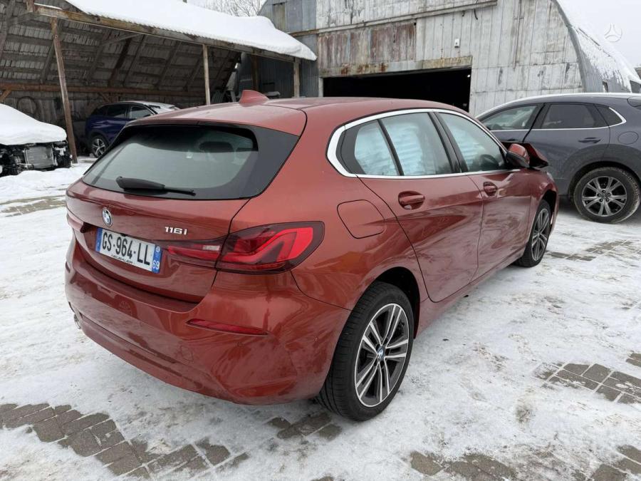 Orange BMW 116 2023 in Kaunas, with an engine capacity of 1.50 L and mileage of 27 thousand km for 10800 €, photo 6 on AUTOMOTO.COM.LV
