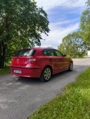 Sarkans BMW 116 2005 Kuresāre, ar dzinēja tilpumu 85.00 L un nobraukumu 307 tūkst. km par 2300 €, foto 3 vietnē AUTOMOTO.COM.LV