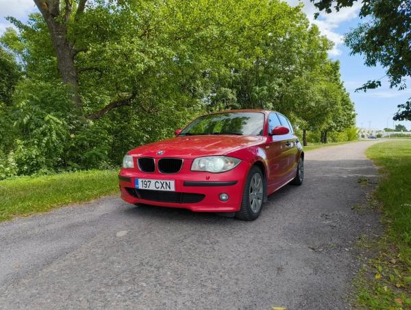 Red BMW 116 2005 in Kuressaare, with an engine capacity of 85.00 L and mileage of 307 thousand km for 2300 €, photo 5 on AUTOMOTO.COM.LV