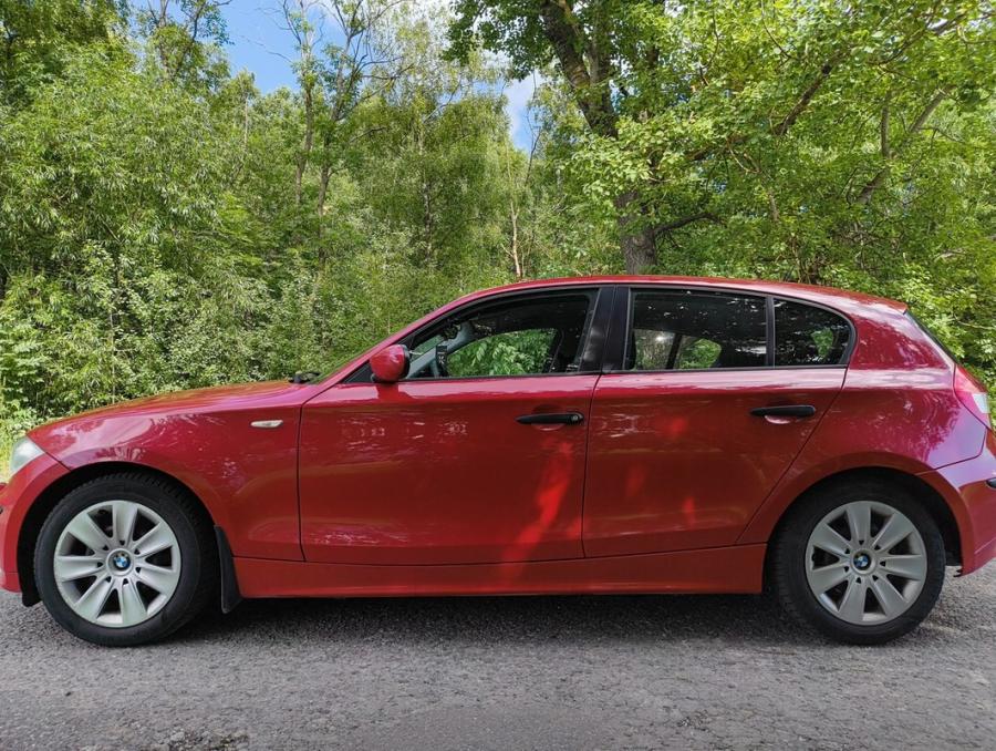 Sarkans BMW 116 2005 Kuresāre, ar dzinēja tilpumu 85.00 L un nobraukumu 307 tūkst. km par 2300 €, foto 9 vietnē AUTOMOTO.COM.LV