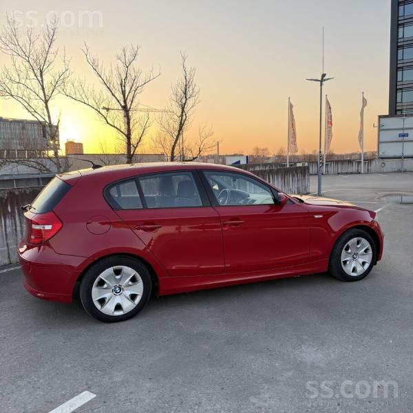 Sarkans BMW 116 2008 Rīga, ar dzinēja tilpumu 2.00 L un nobraukumu 156 tūkst. km par 3600 €, foto 4 vietnē AUTOMOTO.COM.LV