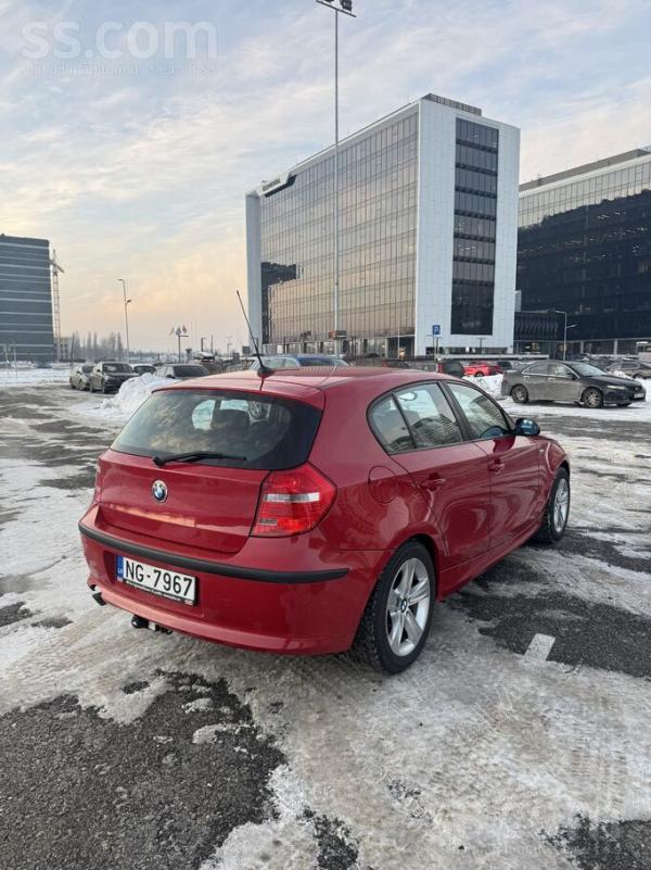 Sarkans BMW 116 2009 Rīga, ar dzinēja tilpumu 1.60 L un nobraukumu 189 tūkst. km par 3500 €, foto 4 vietnē AUTOMOTO.COM.LV