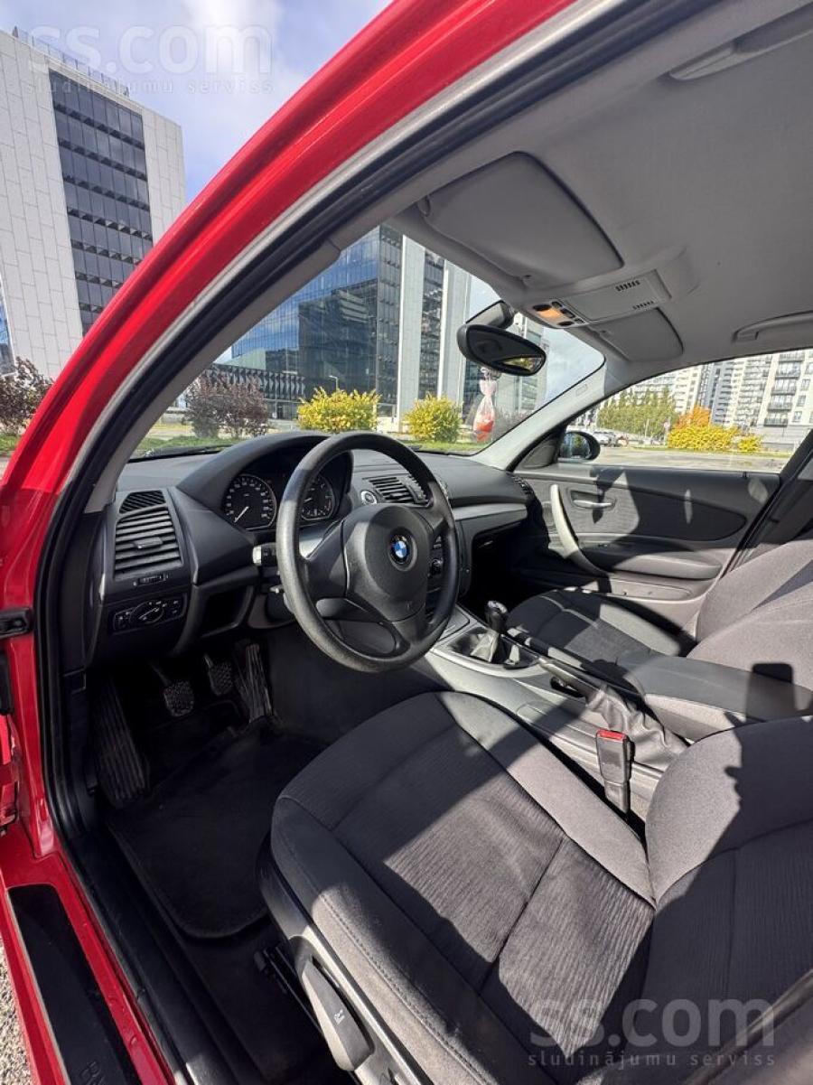 Sarkans BMW 116 2009 Rīga, ar dzinēja tilpumu 1.60 L un nobraukumu 189 tūkst. km par 3500 €, foto 13 vietnē AUTOMOTO.COM.LV