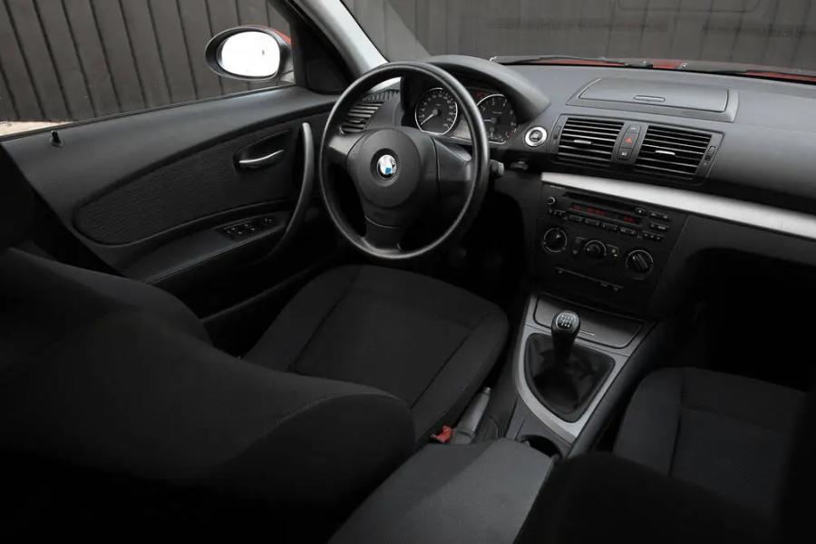 Sarkans BMW 116 2009 Jelgava, ar dzinēja tilpumu 1.60 L un nobraukumu 191 tūkst. km par 2900 €, foto 8 vietnē AUTOMOTO.COM.LV