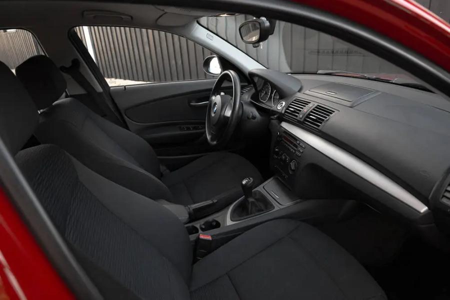 Sarkans BMW 116 2009 Jelgava, ar dzinēja tilpumu 1.60 L un nobraukumu 191 tūkst. km par 2900 €, foto 11 vietnē AUTOMOTO.COM.LV