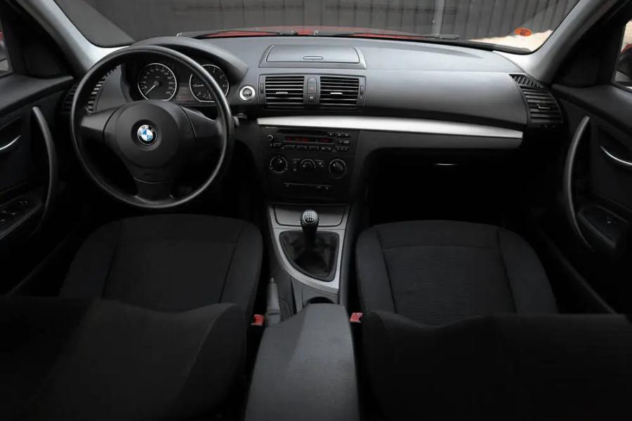 Sarkans BMW 116 2009 Jelgava, ar dzinēja tilpumu 1.60 L un nobraukumu 191 tūkst. km par 2900 €, foto 13 vietnē AUTOMOTO.COM.LV