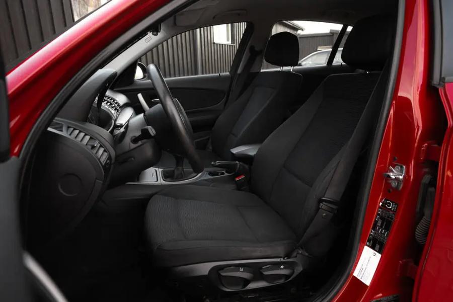 Sarkans BMW 116 2009 Jelgava, ar dzinēja tilpumu 1.60 L un nobraukumu 191 tūkst. km par 2900 €, foto 18 vietnē AUTOMOTO.COM.LV