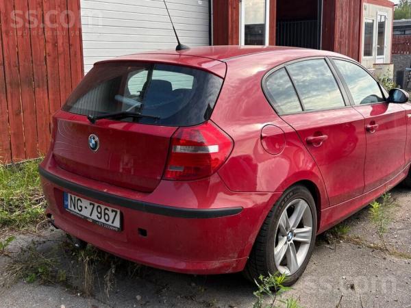 Red BMW 116 2009 in Riga, with an engine capacity of 1.60 L and mileage of 193 thousand km for 850 €, photo 3 on AUTOMOTO.COM.LV
