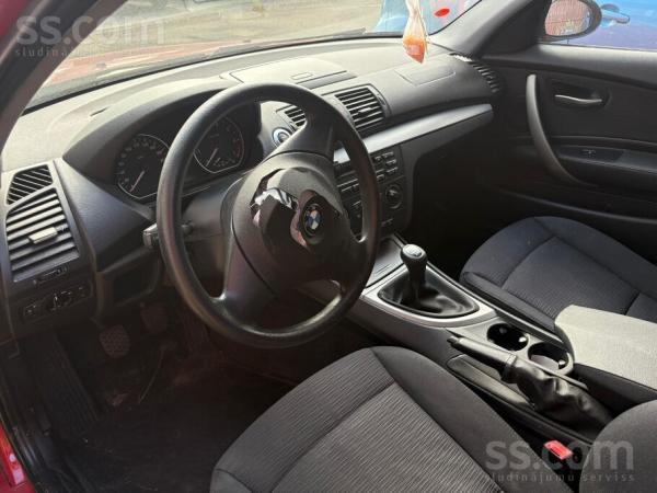 Red BMW 116 2009 in Riga, with an engine capacity of 1.60 L and mileage of 193 thousand km for 850 €, photo 5 on AUTOMOTO.COM.LV