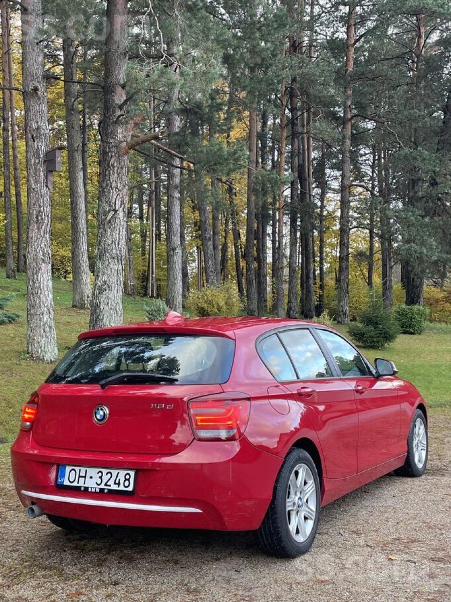 Sarkans BMW 116 2011 Tukums, ar dzinēja tilpumu 2.00 L un nobraukumu 0 tūkst. km par 4995 €, foto 3 vietnē AUTOMOTO.COM.LV