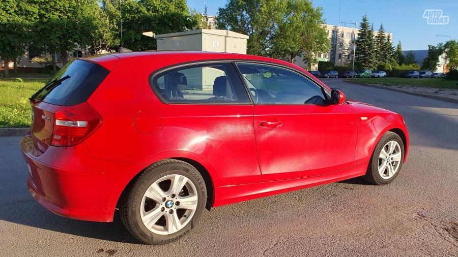 Sarkans BMW 116 2011 Panevēža, ar dzinēja tilpumu 2.00 L un nobraukumu 249 tūkst. km par 2800 €, foto 4 vietnē AUTOMOTO.COM.LV