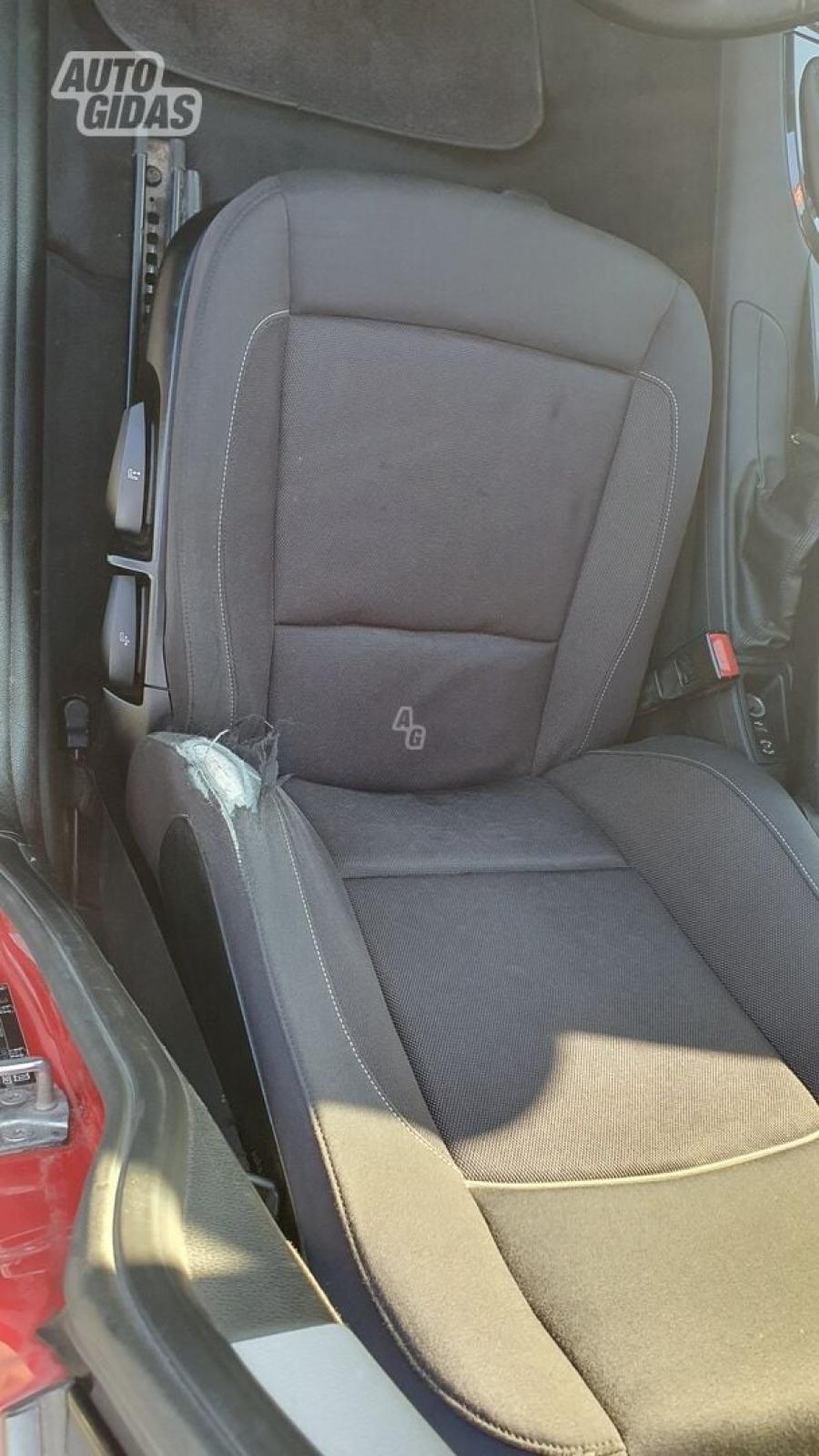 Sarkans BMW 116 2011 Panevēža, ar dzinēja tilpumu 2.00 L un nobraukumu 249 tūkst. km par 2800 €, foto 10 vietnē AUTOMOTO.COM.LV