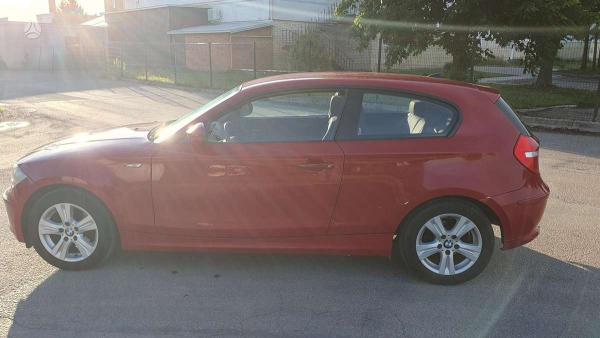 Red BMW 116 2011 in Panevezys, with an engine capacity of 2.00 L and mileage of 249 thousand km for 2450 €, photo 6 on AUTOMOTO.COM.LV