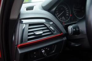 Red BMW 116 2012 in Riga, with an engine capacity of 1.60 L and mileage of 196 thousand km for 5700 €, photo 12 on AUTOMOTO.COM.LV