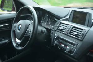 Red BMW 116 2012 in Riga, with an engine capacity of 1.60 L and mileage of 196 thousand km for 5700 €, photo 18 on AUTOMOTO.COM.LV