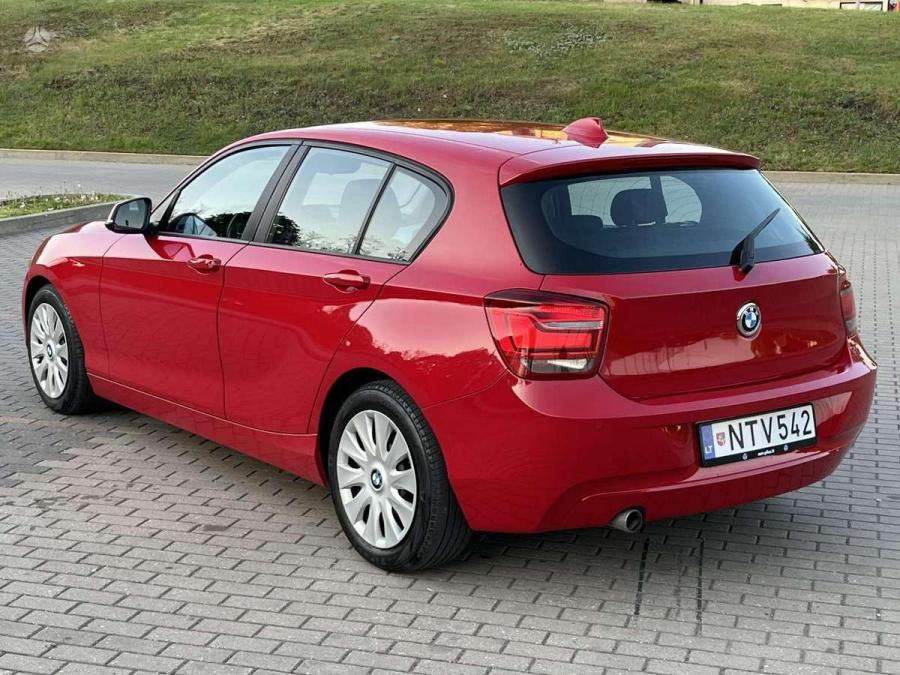 Red BMW 116 2012 in Jonava, with an engine capacity of 2.00 L and mileage of 233 thousand km for 4900 €, photo 4 on AUTOMOTO.COM.LV