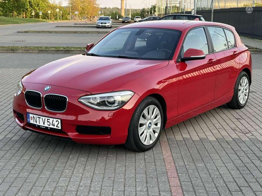 Red BMW 116 2012 in Jonava, with an engine capacity of 2.00 L and mileage of 233 thousand km for 4900 €, photo 5 on AUTOMOTO.COM.LV