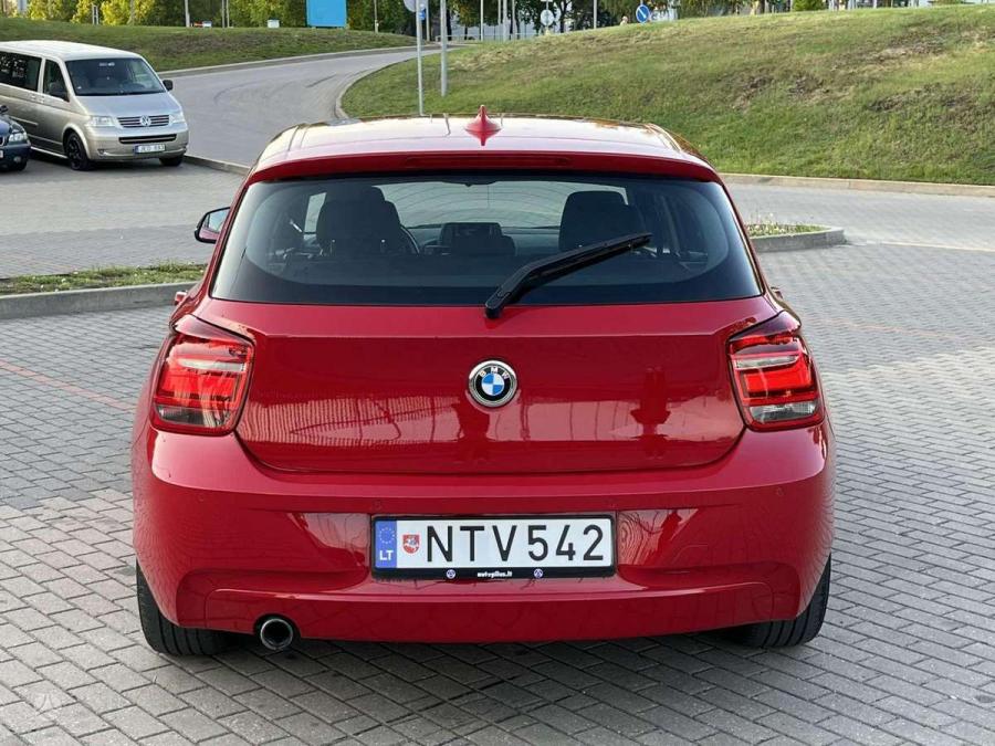 Red BMW 116 2012 in Jonava, with an engine capacity of 2.00 L and mileage of 233 thousand km for 4900 €, photo 7 on AUTOMOTO.COM.LV