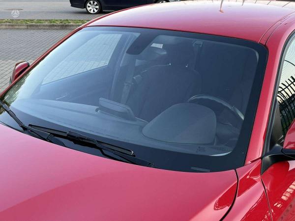 Red BMW 116 2012 in Jonava, with an engine capacity of 2.00 L and mileage of 233 thousand km for 4900 €, photo 8 on AUTOMOTO.COM.LV