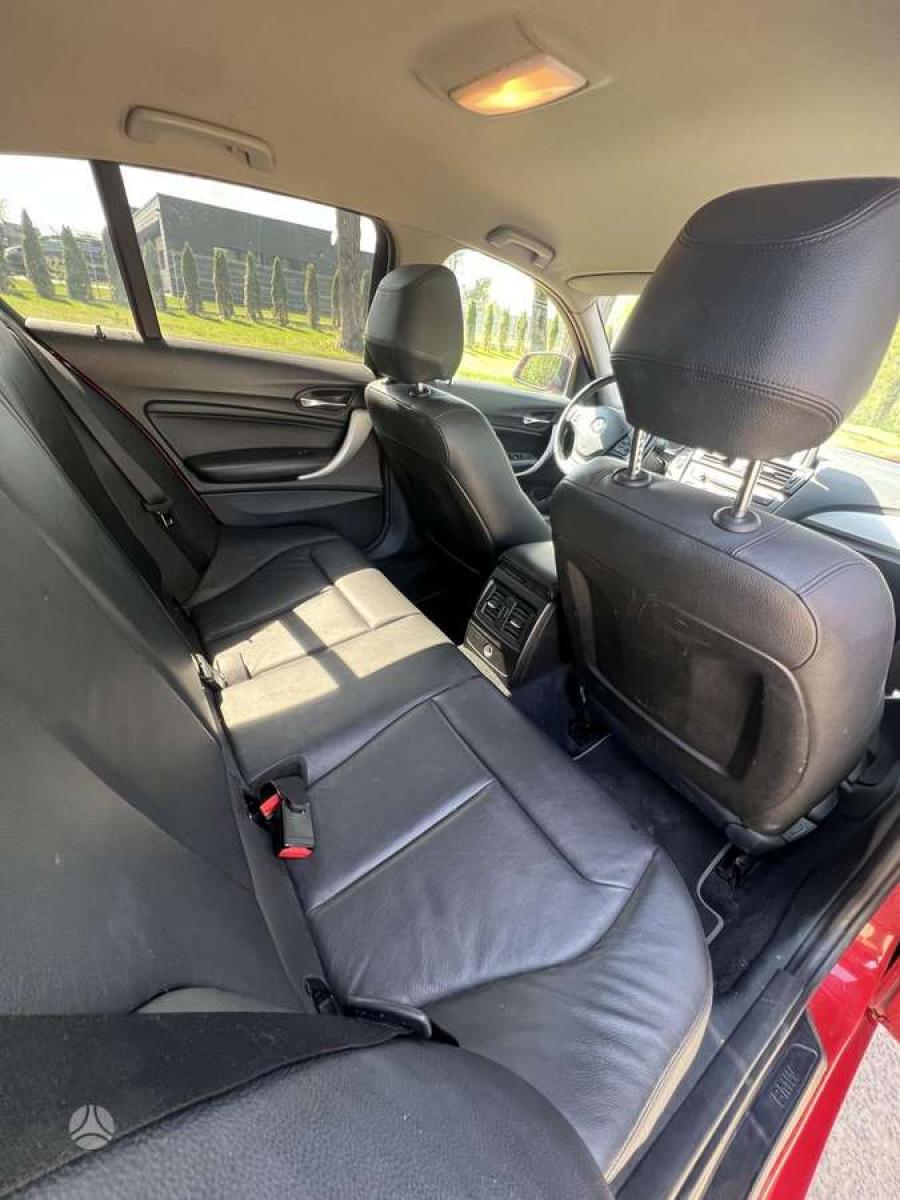 Red BMW 116 2012 in Klaipeda, with an engine capacity of 2.00 L and mileage of 330 thousand km for 4750 €, photo 9 on AUTOMOTO.COM.LV