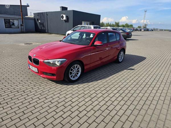 Red BMW 116 2013 in Marijampole, with an engine capacity of 1.60 L and mileage of 180 thousand km for 5600 €, photo 3 on AUTOMOTO.COM.LV