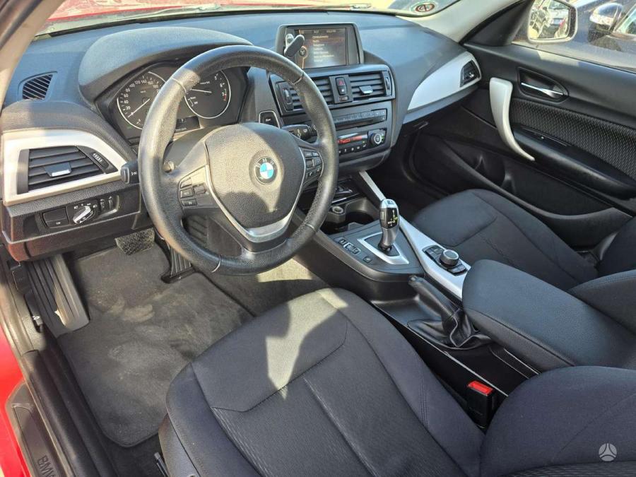 Red BMW 116 2013 in Marijampole, with an engine capacity of 1.60 L and mileage of 180 thousand km for 5600 €, photo 11 on AUTOMOTO.COM.LV